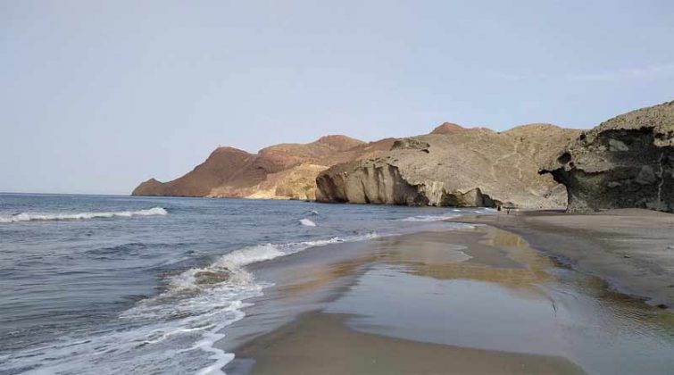 Playa de Mónsul - Joya del Parque Natural Cabo de Gata en Almería